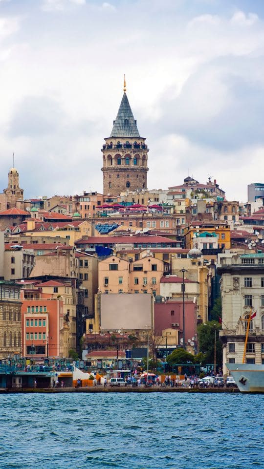 Galata Tower: Landmark Ikonik Kota Istanbul Turki - Armita Fibri