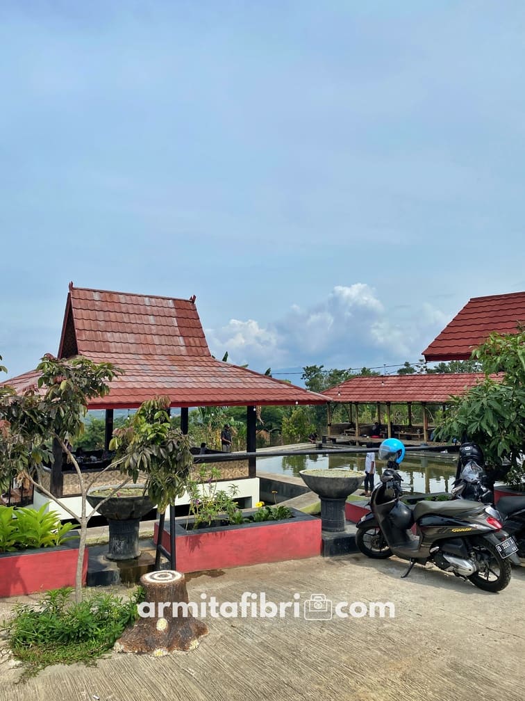 Sari Kedele Farm, Tempat Makan Enak dan Murah di Sumedang - Armita Fibri